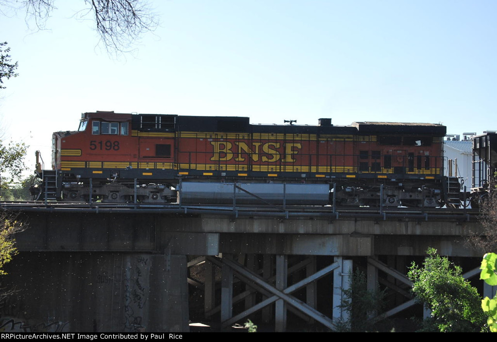 BNSF 5198